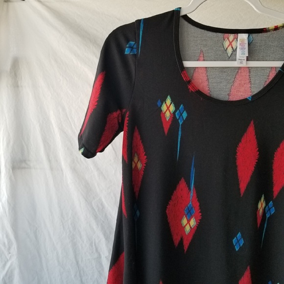 LuLaRoe | Tops | Lularoe Geometric Tee | Poshmark